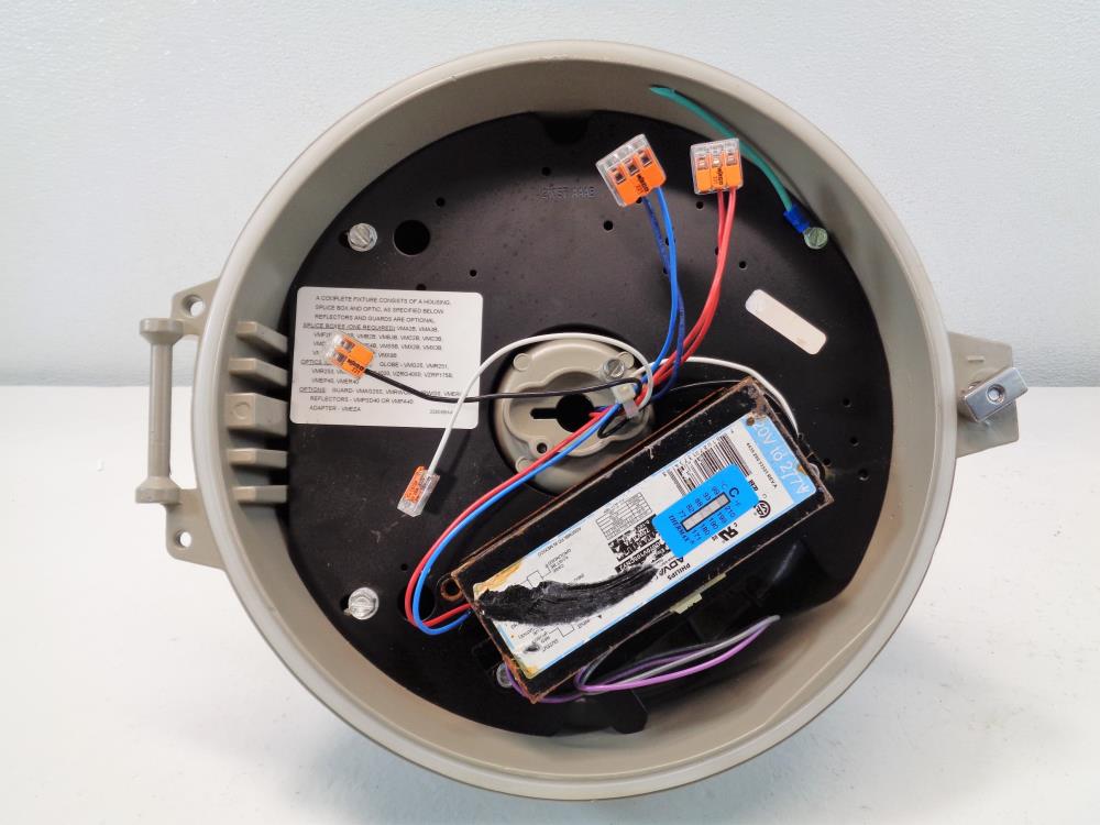 Hubbell Killark Low/High Bay 47W LED Light Fixture VM4LB630-LSP W/Globe ...