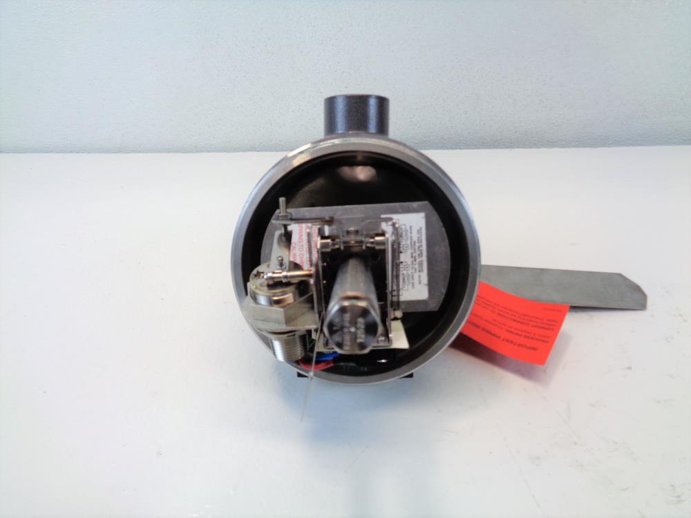 SOR Flow Detector Switch #901A-F2A-B-L1-N7, 1448 PSI