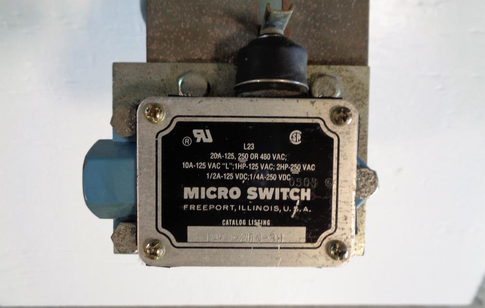 ITT Dia-Flo 1.5" Socket-Weld Diaphragm Valve, Stainless, 1.5-2470-M-34 ...