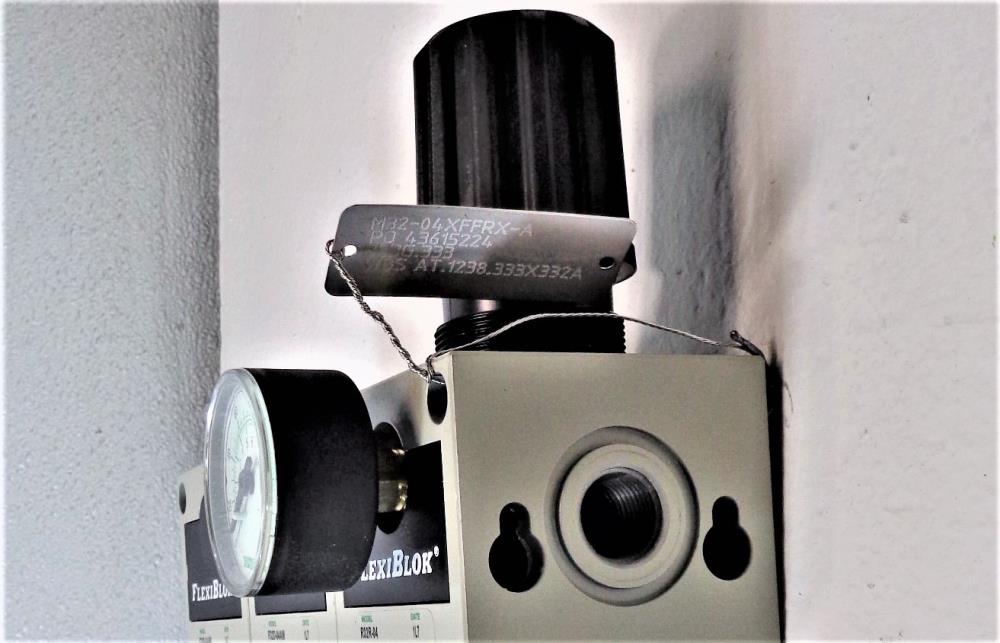 Numatics FlexiBlok Regulator Combo #M32-04XFFRX-A with #F32B-04AM & # ...