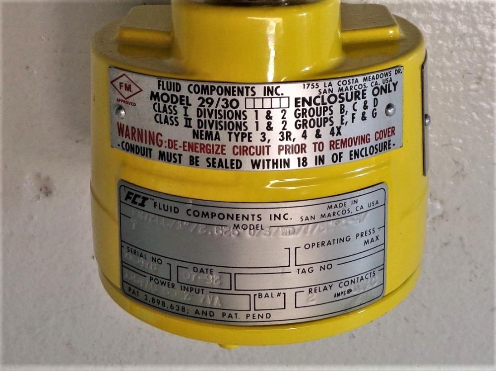 Fluid Components Flow Switch Monitor FR72LL/1"/2.625" U/3/WD/V/5181-X/T
