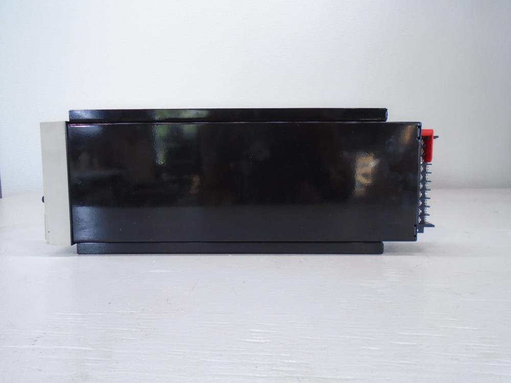 Moore Digital Controller 352EA21NNF-C