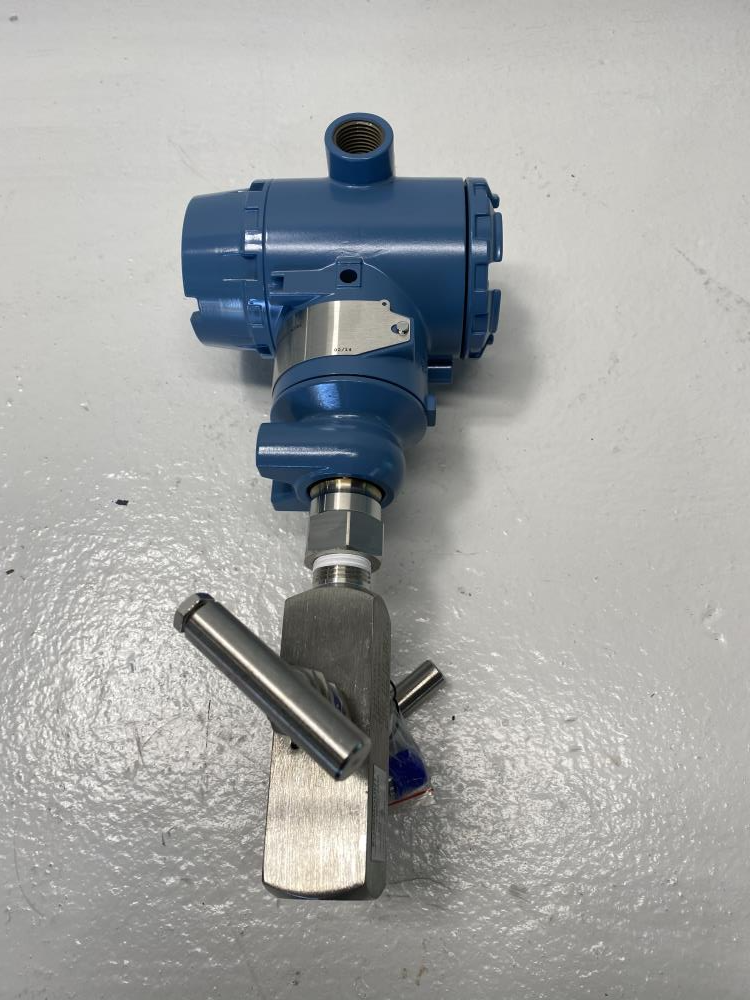 Rosemount 3051 Pressure Transmitter w/ Manifold Valve ...