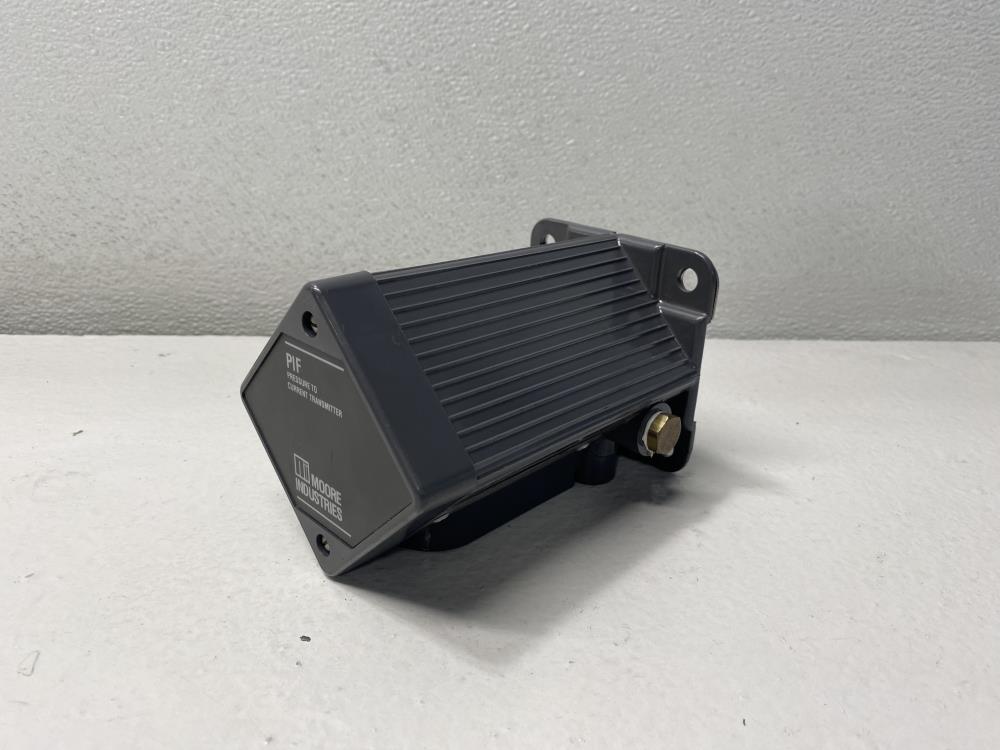 Moore PIF Pressure to Current Transmitter 3 - 15 PSI