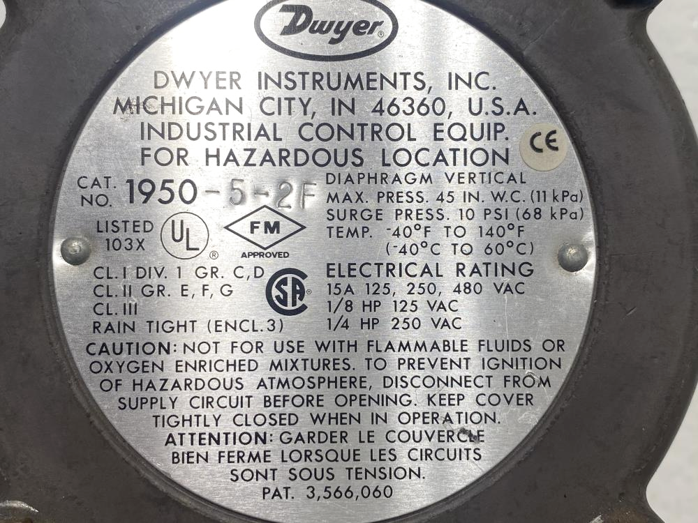 Dwyer Explosion-Proof Differential Pressure Switch 1950-5-2F