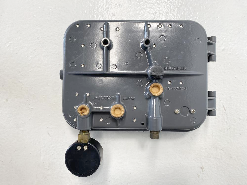 Fisher Multi-Trol 2516 Pneumatic Receiver Controller 3-15 PSIG