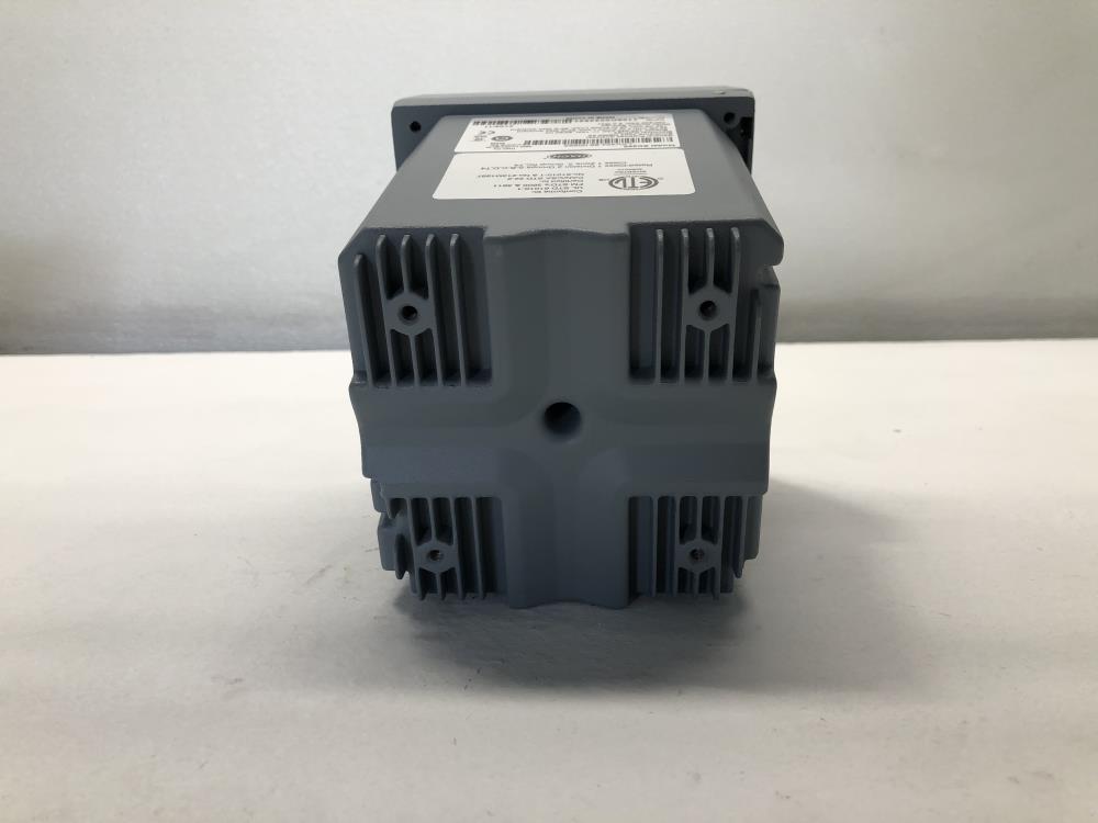 Hach Universal Controller 1/2" THD 100-240 VAC SC200