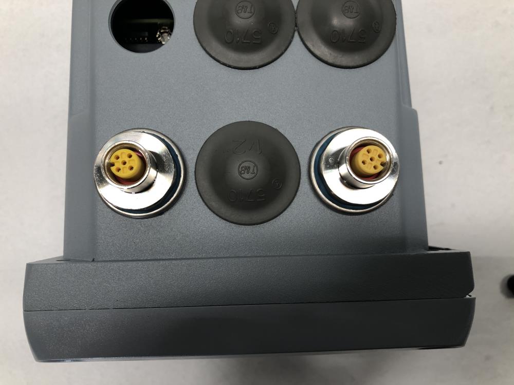 Hach Universal Controller 1/2" THD 100-240 VAC SC200