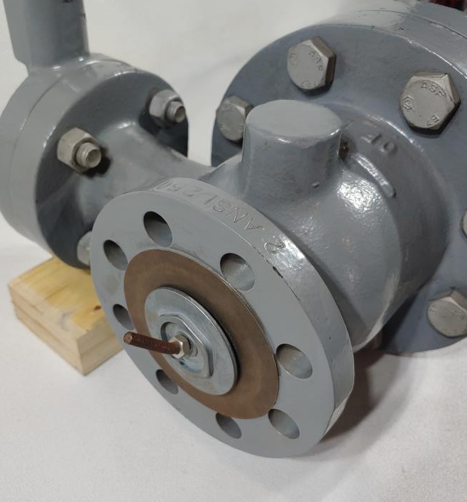 Fisher Controls 249 Displacer with 2500R Pneumatic Level Controller