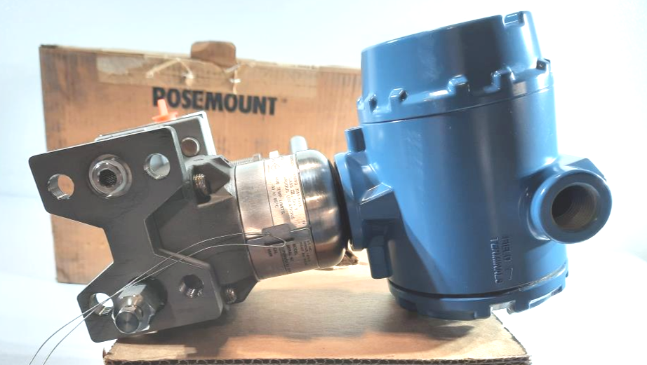 Rosemount Pressure 3051S Transmitter 300SLAAE5M5 w/Manifold