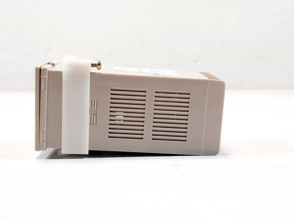 Omron Temperature Controller E5CS-Q1PX-F