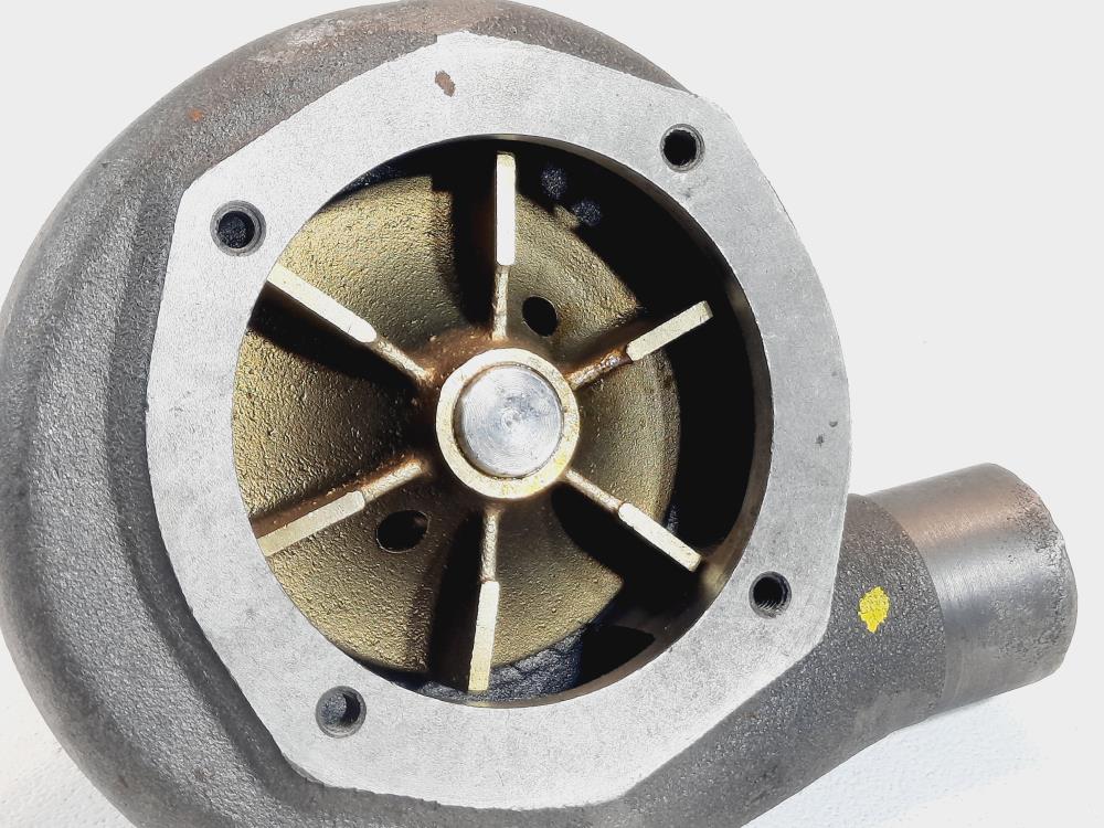 Detroit Diesel Water Pump Size 671 Model#: 10637005