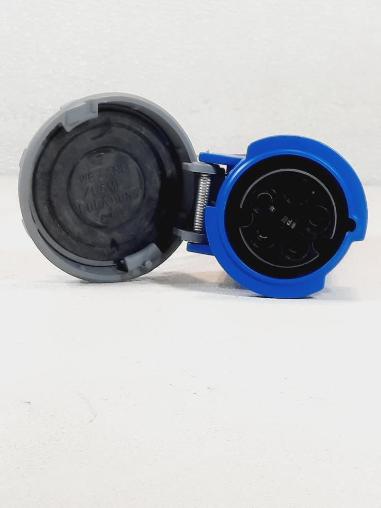 Hubbell HBL516C1W Pin and Sleeve IEC Connector - Barge Vapor Control