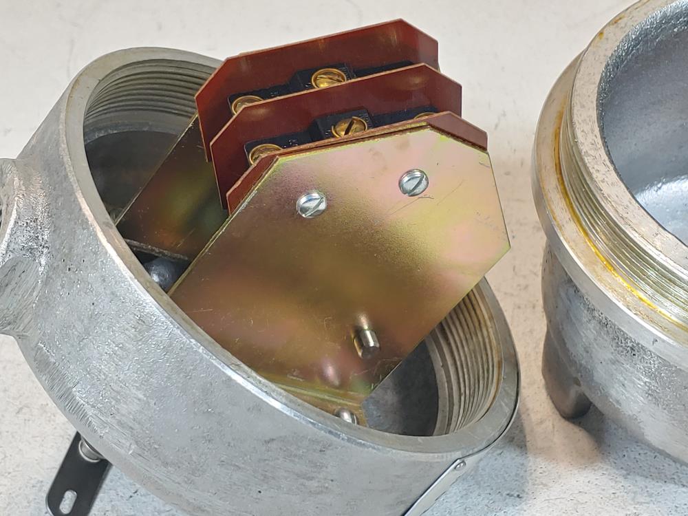 Varec 2551-B Class 1Group D Explosion Proof Limit Switch