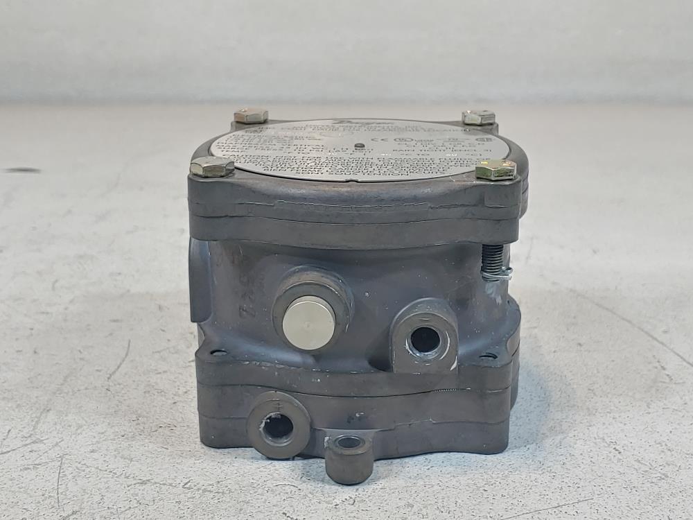 Dwyer Explosion Proof Differential Pressure Switch Catalog#: 1950-5-5F