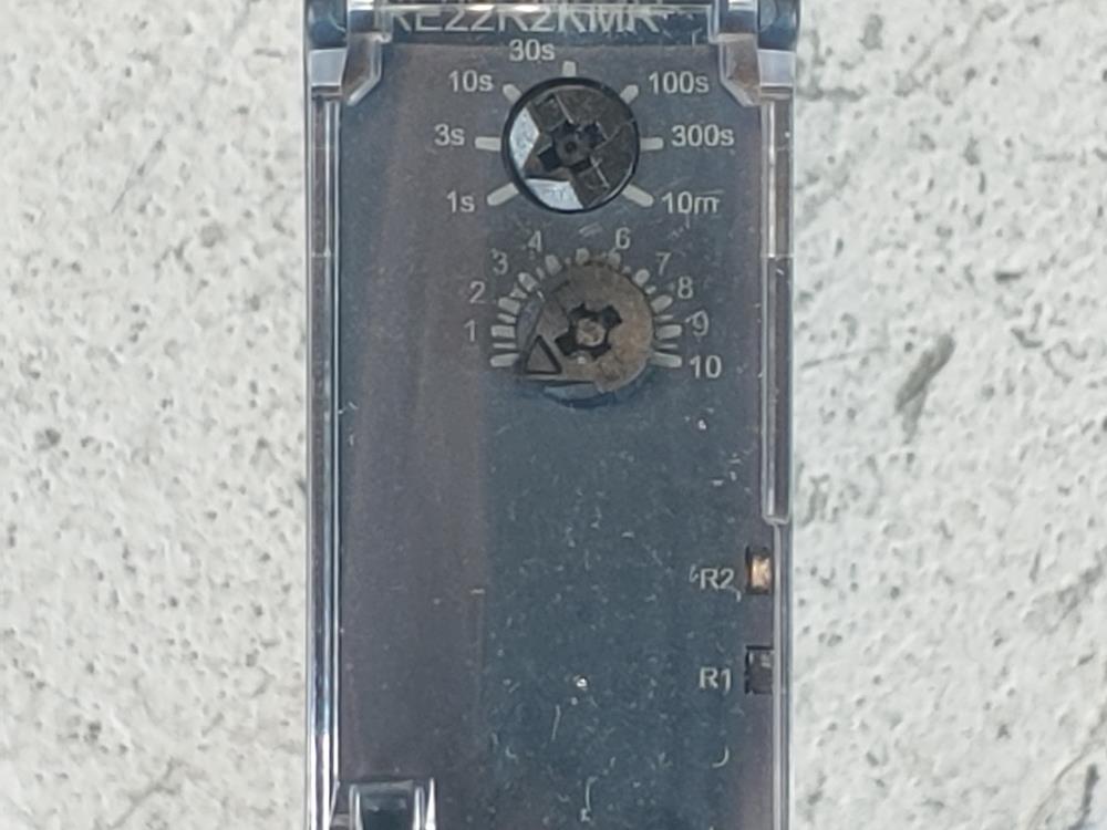 Schneider RE22R2KMR Time Delay Relay