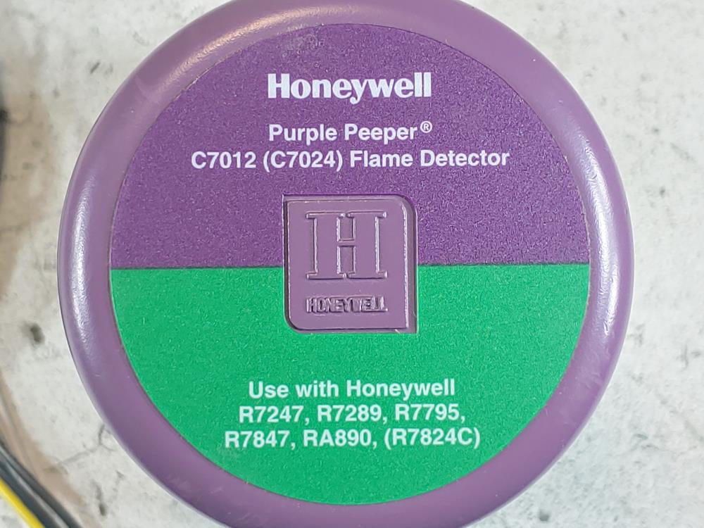 Honeywell Purple Peeper C7012 ( C7024 ) UV Flame Detector C7012E1120