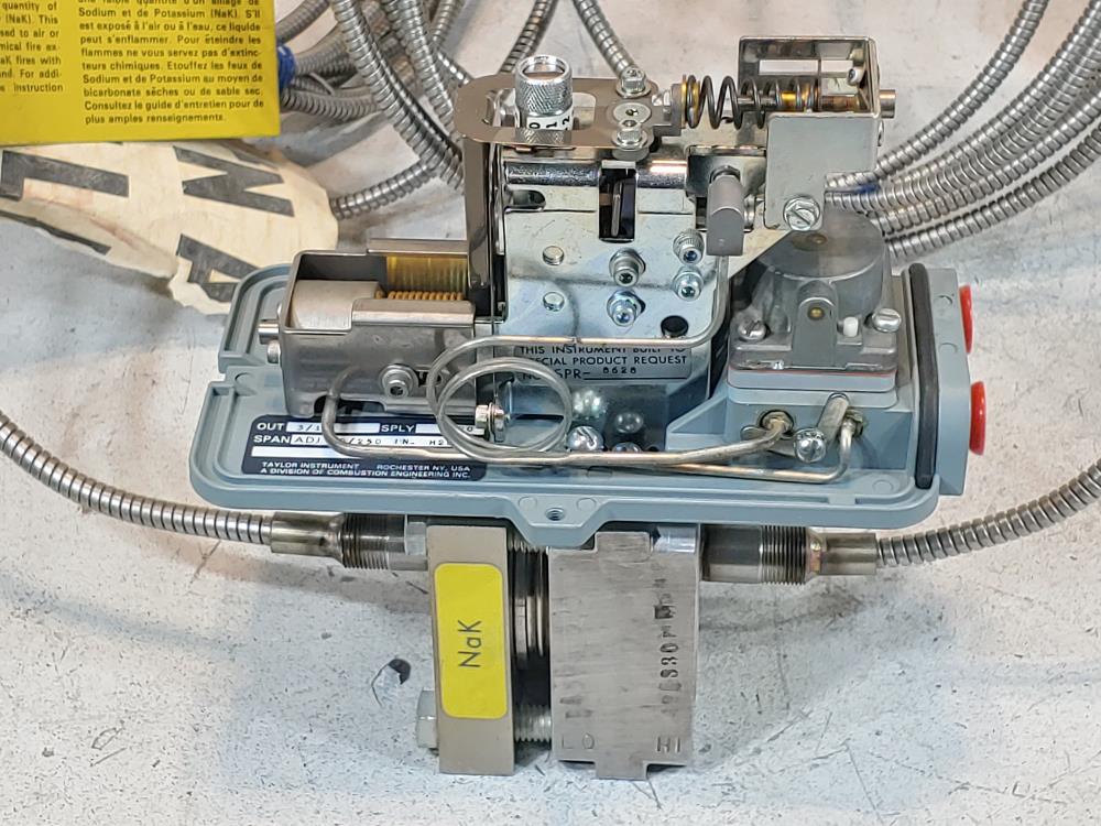 Taylor Instrument Pneumatic Pressure Transmitter