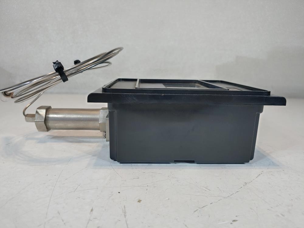 United Electric 800-7BS Indicating Temperature Switch Controller