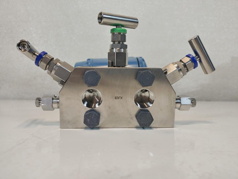 Rosemount Emerson 300S1AAD1E5M5 Pressure Transmitter w/ Manifold