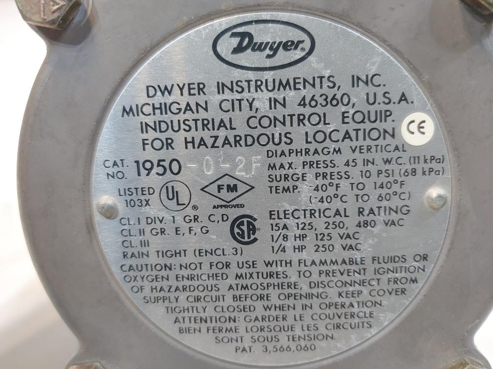 Dwyer 1950-00-2F Differential Pressure Switch