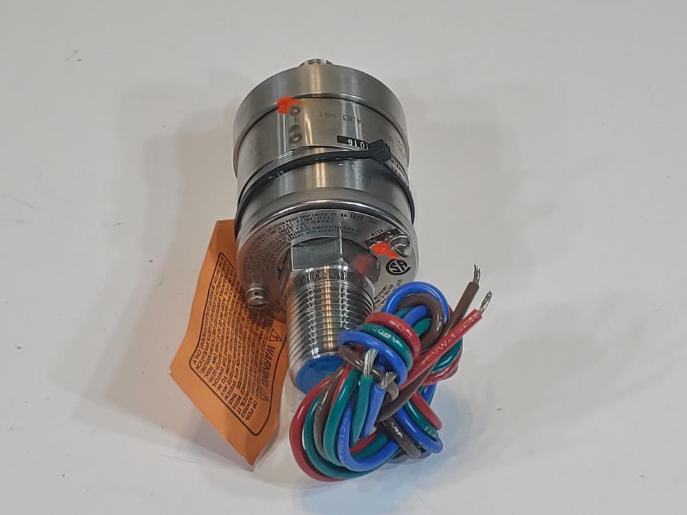 Custom Control Sensors Pressure Switch Model 611GZE8105