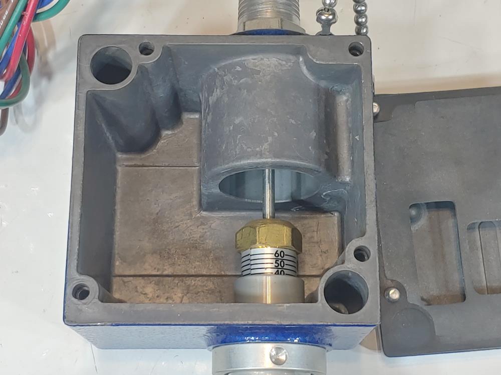 ITT Neo-Dyn 160P Series Adjustable Differential Pressure Switch Model ...