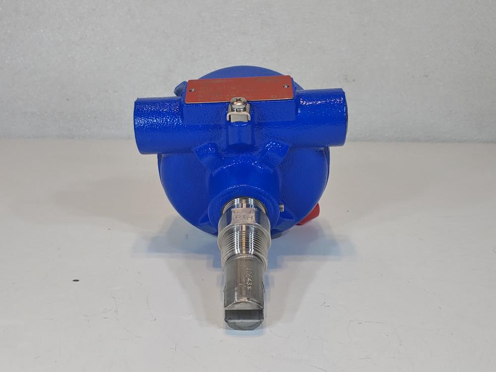 Magnetrol Level Switch Model#: 910-P1A0-001