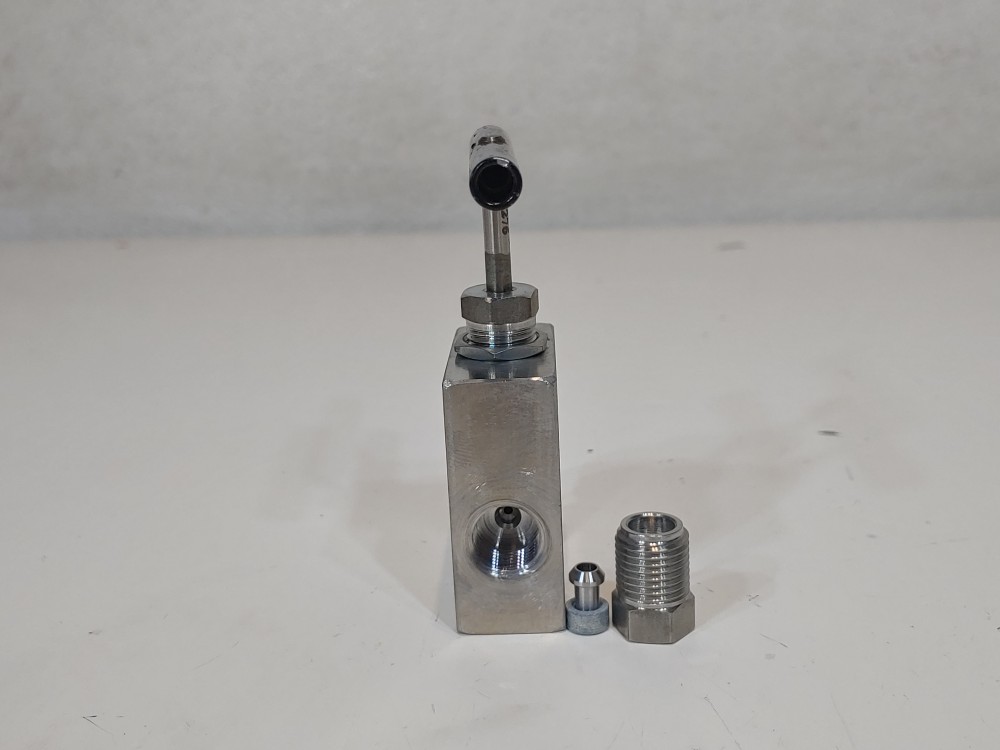 HIP HC276 2-Way Straight Taper Seal Needle Valve Type: 15-11AF2-REG