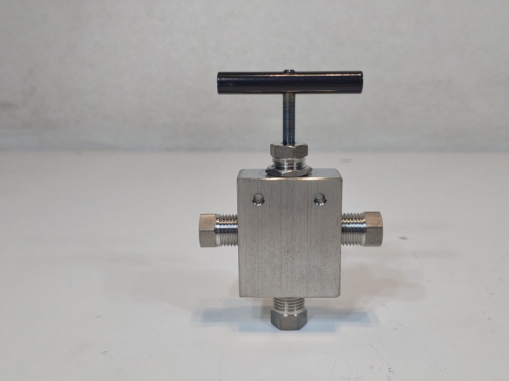 HIP 316SS 3-Way Taper Seal Needle Valve Type: 15-14AF2
