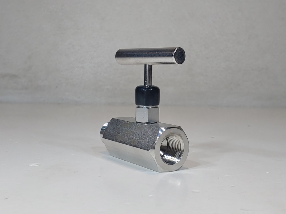 WIKA 1/2" MNPT X 1/2" FNPT Block & Bleed Valve #4339755