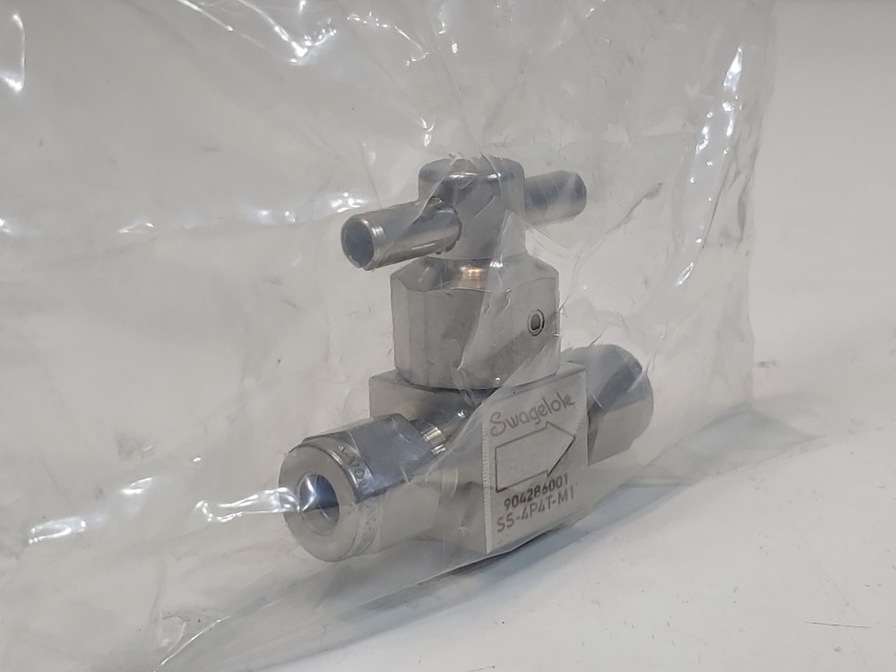 Swagelok SS Quarter Turn Instrument Plug Valve SS-4P4T-M1, 1/4" Tube ...
