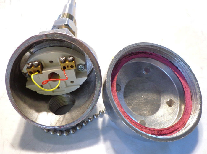 F.W. MURPHY RTD TRANSMITTER w/ THERMOWELL - MODEL TCK-345