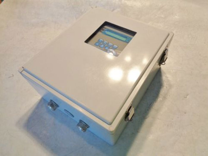 ROSEMOUNT MICROPROCESSOR pH ANALYZER CONDUCTIVITY 1054BC w/ ENCLOSURE