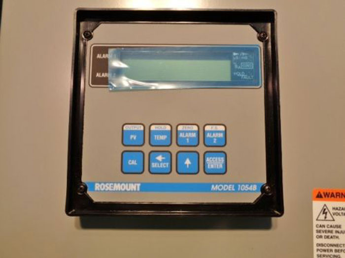 ROSEMOUNT MICROPROCESSOR pH ANALYZER CONDUCTIVITY 1054BC w/ ENCLOSURE