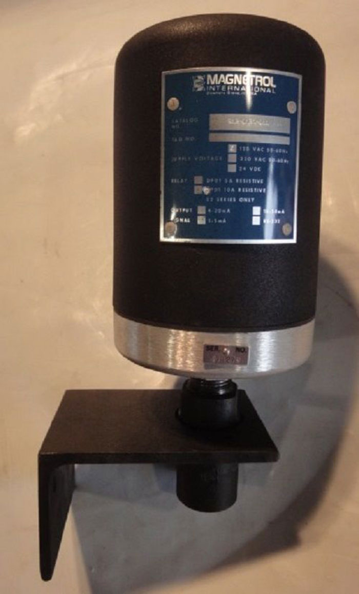 MAGNETROL ULTRASONIC LEVEL SWITCH 912-A1B0-A11