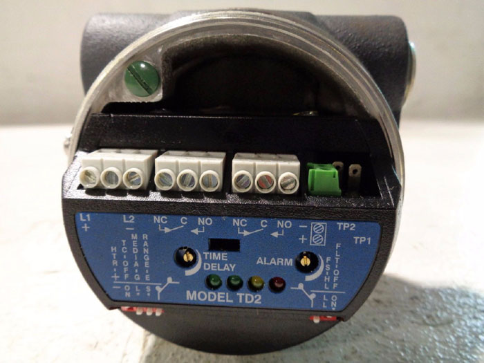 MAGNETROL TD2 THERMATEL FLOW LEVEL SWITCH TD2-7D00-0G0/TMH-A250-016