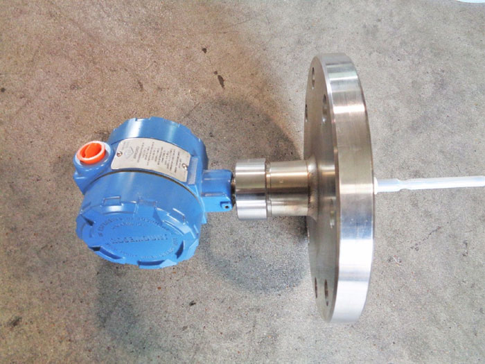 ROSEMOUNT GUIDED WAVE RADAR LEVEL & INTERFACE TRANSMITTER ...