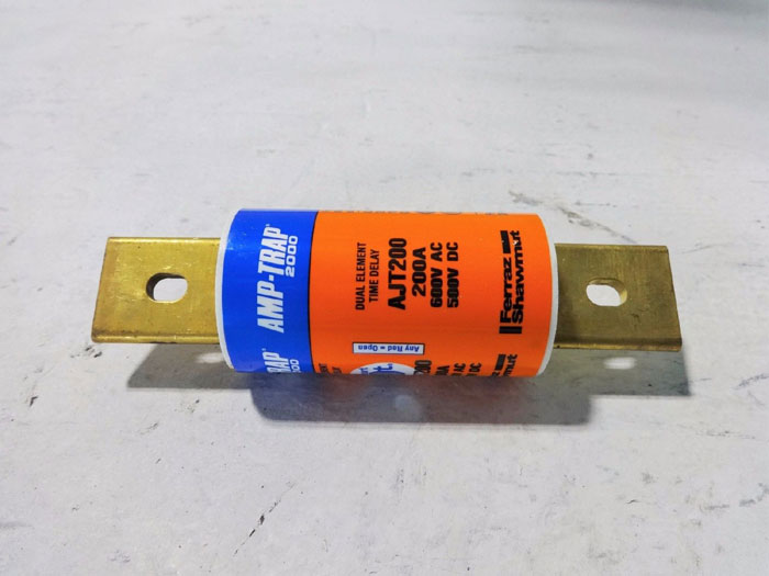 LOT OF (3) FERRAZ SHAWMUT AJT200 AMP TRAP 2000 DUAL ELEMENT TIME DELAY