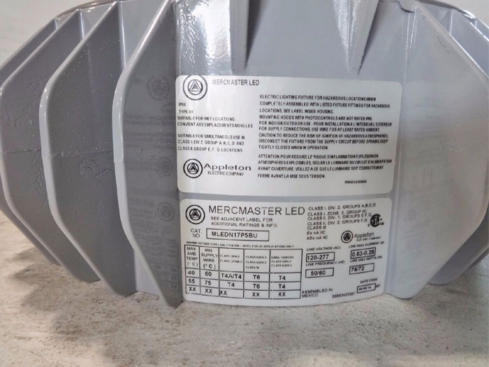 APPLETON MERCMASTER LED FIXTURE TYPE V MLEDN17P5BU W/ WALL MOUNT HOOD ...