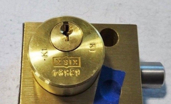 KIRK KEY TYPE F FLAT MOUNTED STANDARD DUTY BOLT INTERLOCK W/ 3/4" BOLT ...