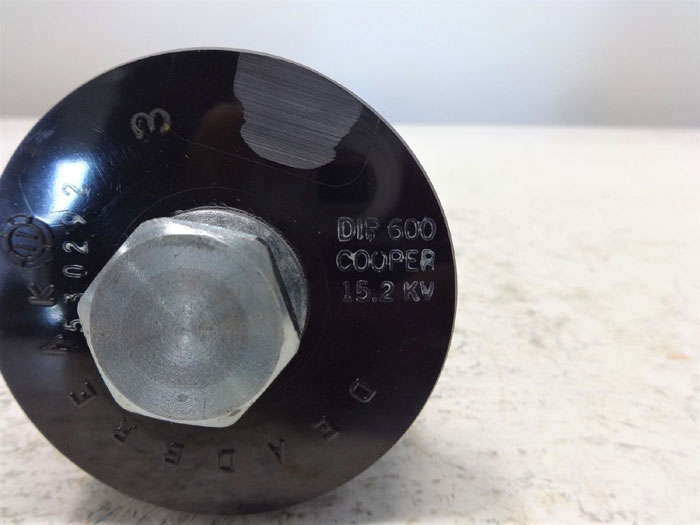 LOT - COOPER LOADBREAK BUSHING WELL INSERT LBI215 W/ DEADBREAK CONN & ADAPT