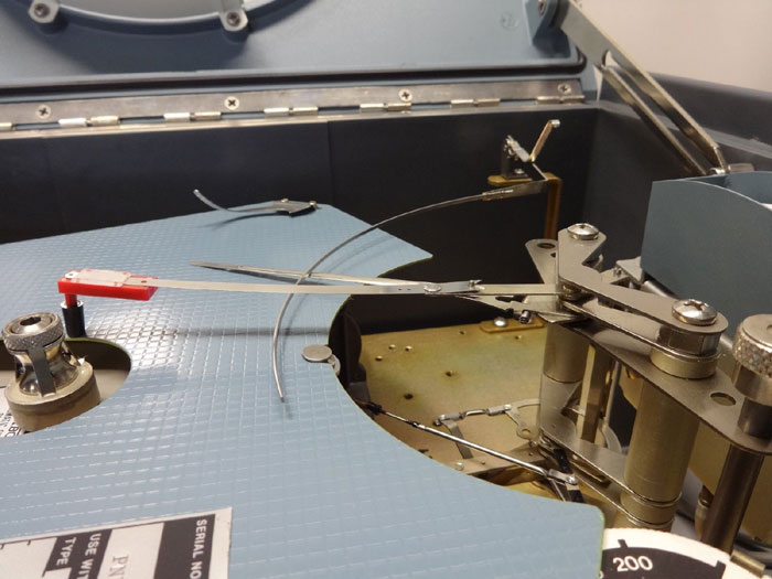FOXBORO PNEUMATIC CIRCULAR CHART DRIVE RECORDER M/40PR-A4N2-FX1F