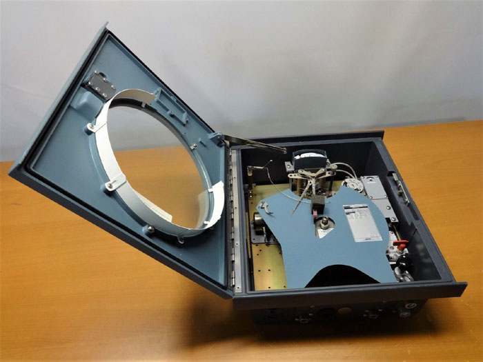 FOXBORO PNEUMATIC CIRCULAR CHART DRIVE RECORDER M/40PR-A4N2-FX1F