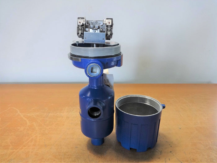 MAGNETROL SEALED EXTERNAL CAGE LIQUID LEVEL SWITCH B73-1B20-CNP