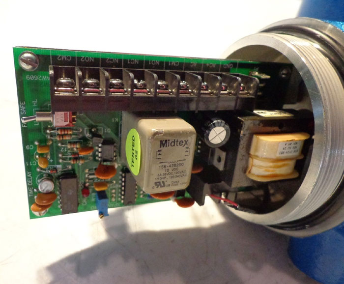 MAGNETROL LEVEL CONTROL - MODEL: X080-8012-302/8AA-6A1A-006