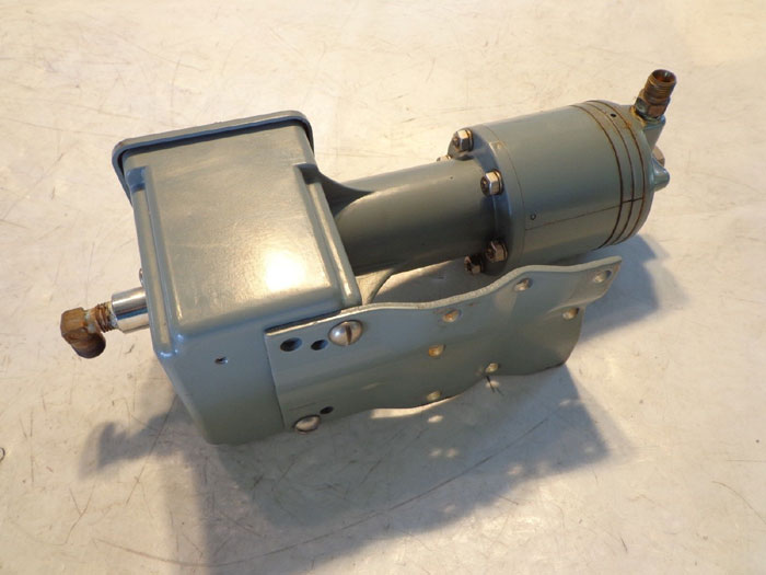 MOORE PNEUMATIC PRESSURE TRANSMITTER - 173S