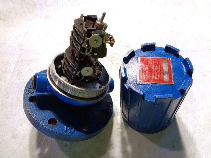 MAGNETROL LIQUID LEVEL SWITCH XB10-1H2B-B0B