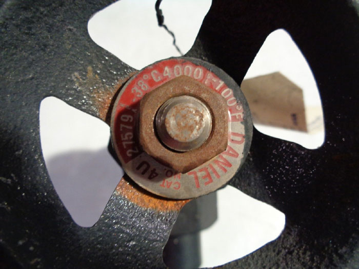 DANIEL SIGHT GLASS, SIZE 9 w/ VALVES 4U27579