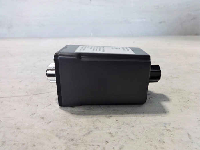 LOT OF (2) SIGNALINE OPERATE DELAY TIMER 330-H-10SEC